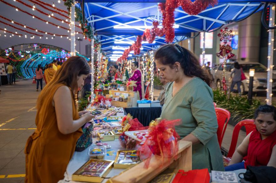 CSR - Infiniti Mall Best Shopping Mall in Malad, Andheri